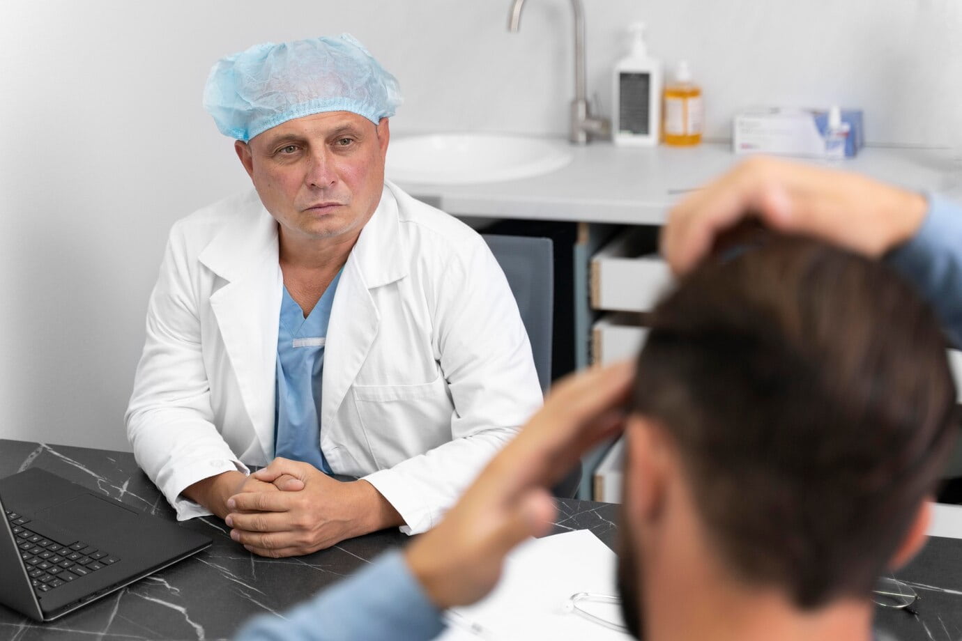 Saç Mantarı Neden Olur?